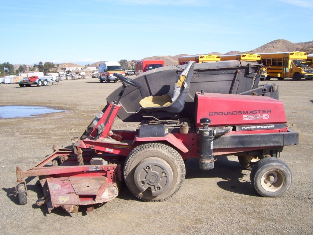 Toro Ground Master 223-D Riding Mower – Vantage Auctions